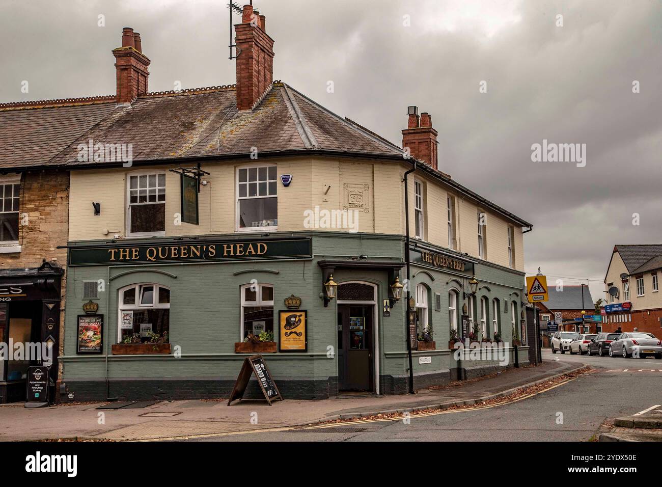The Oueen's Head public house, Higham Ferrers, Northamptonshire ...