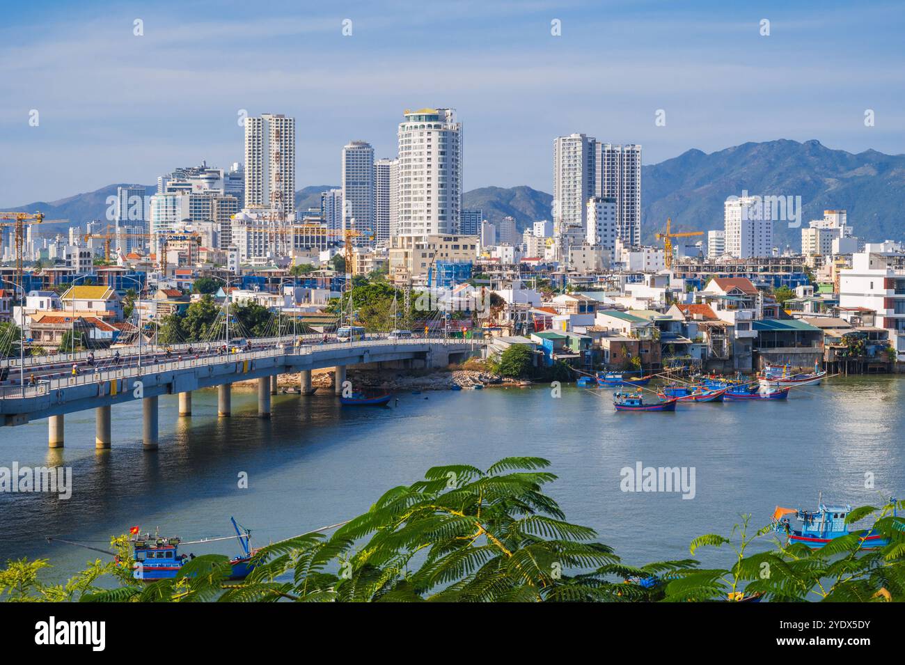 Tu bong hi-res stock photography and images - Alamy