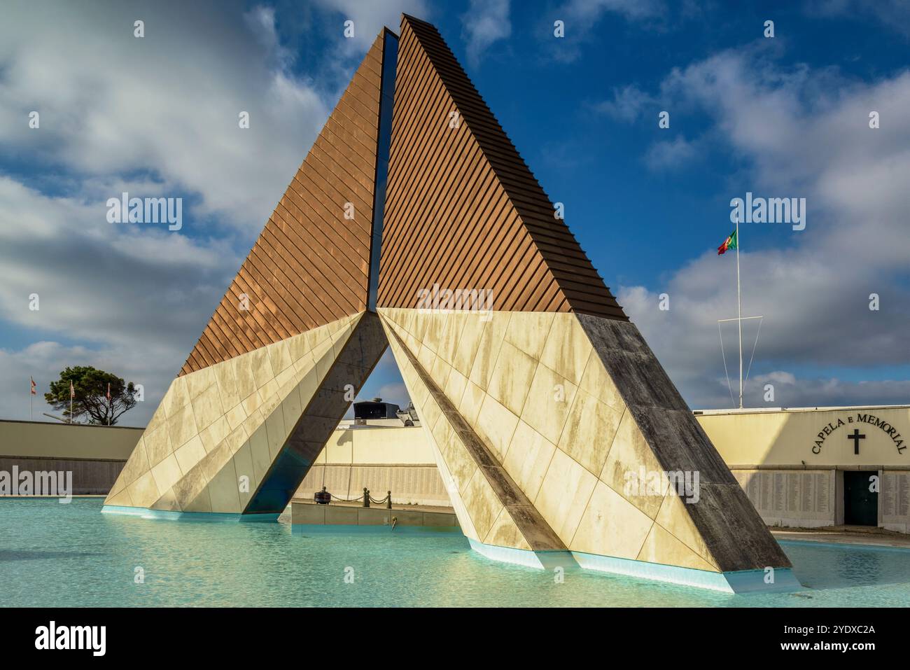 Monument to the Overseas Combatants, a tribute to the soldiers who gave ...
