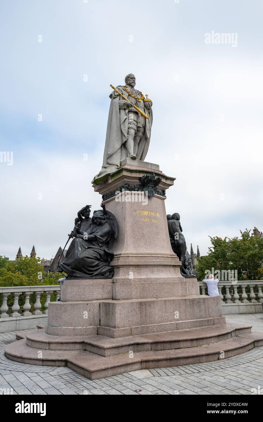 Edward VII Statue, Union Street, Aberdeen, Scotland, UK Stock Photo - Alamy
