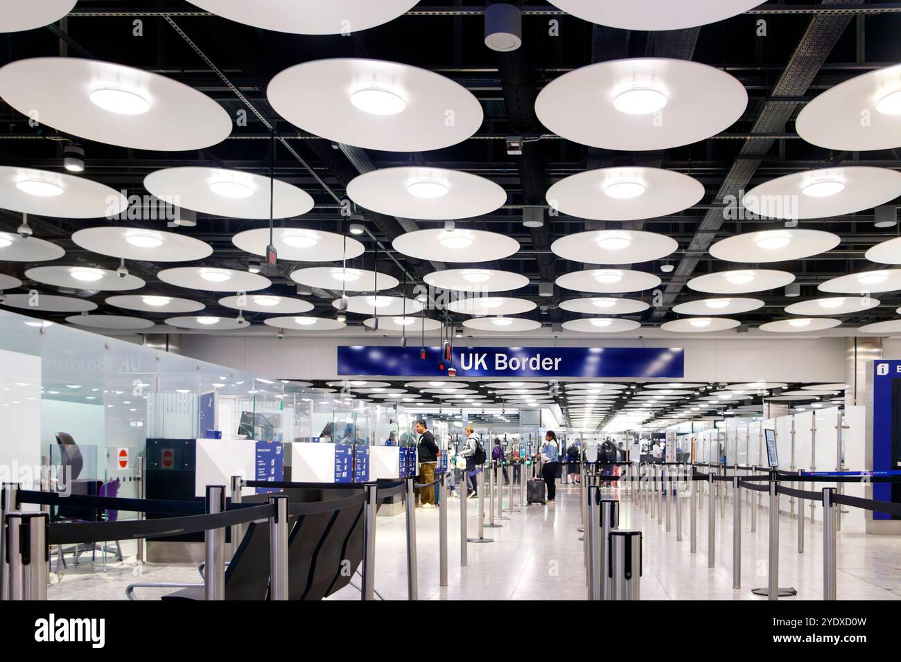 Immigration uk border control airport hi-res stock photography and ...