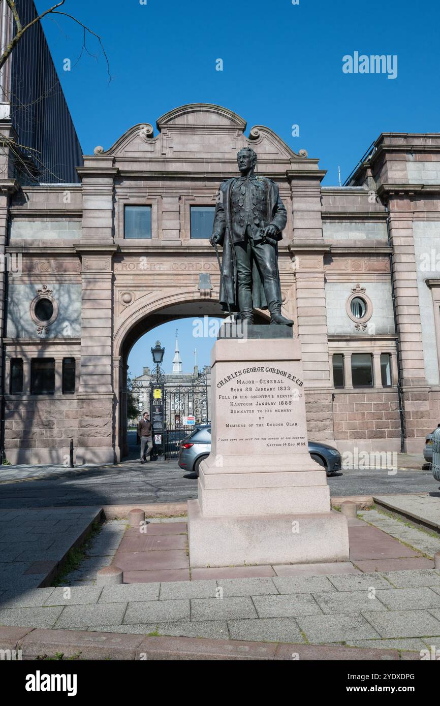 Charles George Gordon statue outside Robert Gordon's College ...