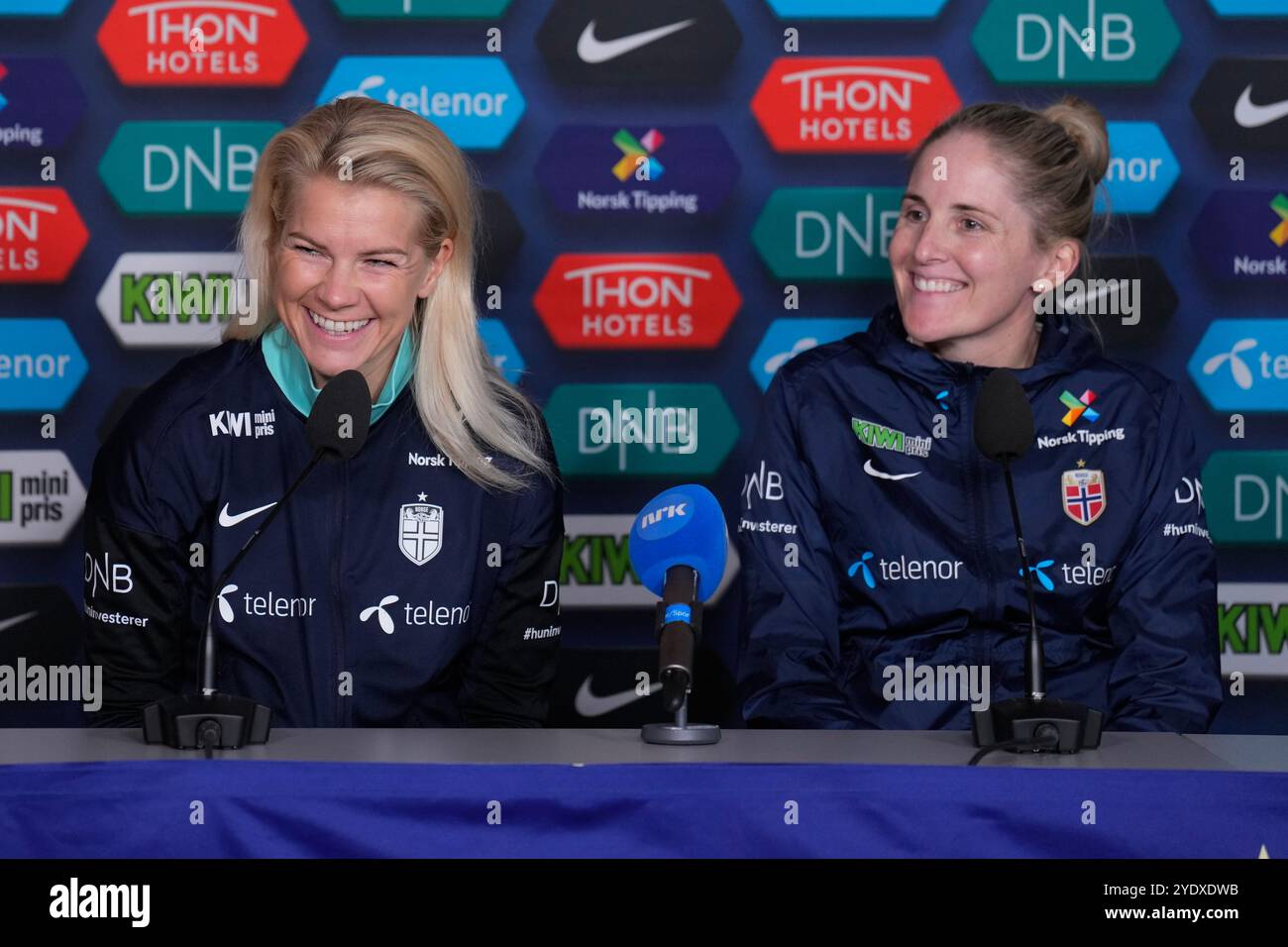 Oslo 20241028. Norway's national team manager Gemma Grainger and Ada ...