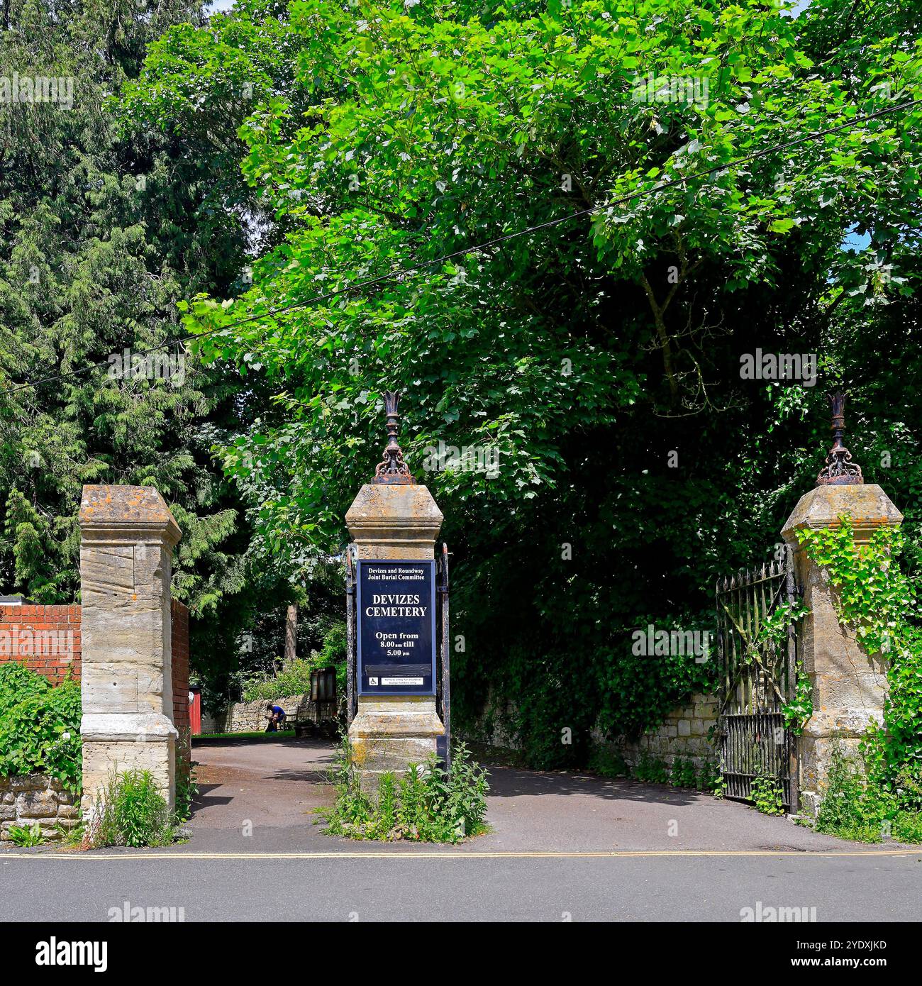 Devizes cemetery gates, Devizes, Wiltshire, England, UK. 2024 Stock ...