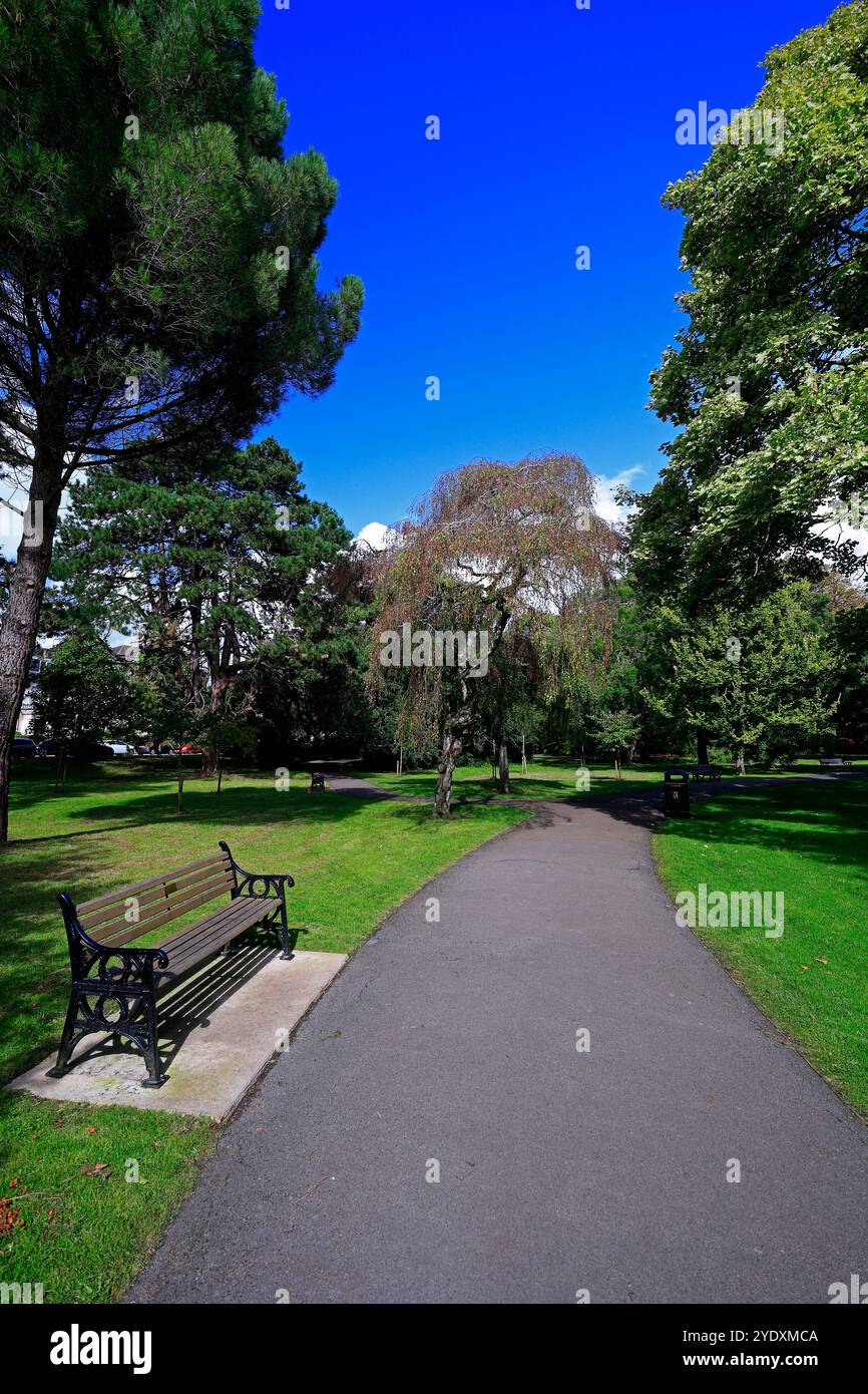 Henrietta park gardens garden parks hi-res stock photography and images ...