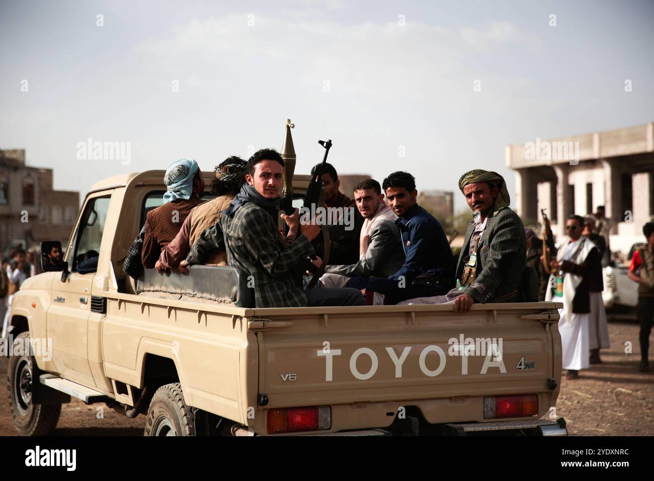 Houthi fighters and hi-res stock photography and images - Alamy