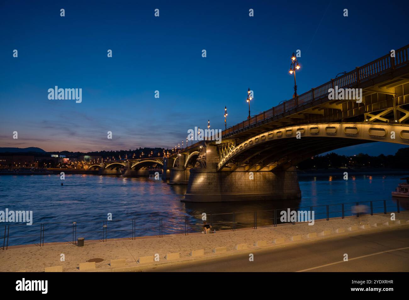 Traffic time lapse budapest hi-res stock photography and images - Alamy