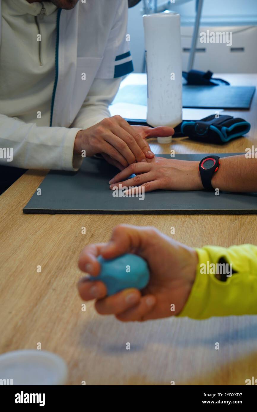 Physiotherapy center specializing in hand, elbow and shoulder ...