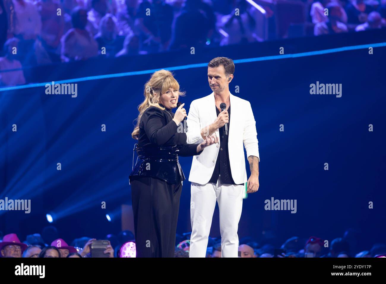 Dortmund Schlagersaengerin Maite Kelly mit Moderator Florian Silbereisen nach Ihrem Auftritt in ...