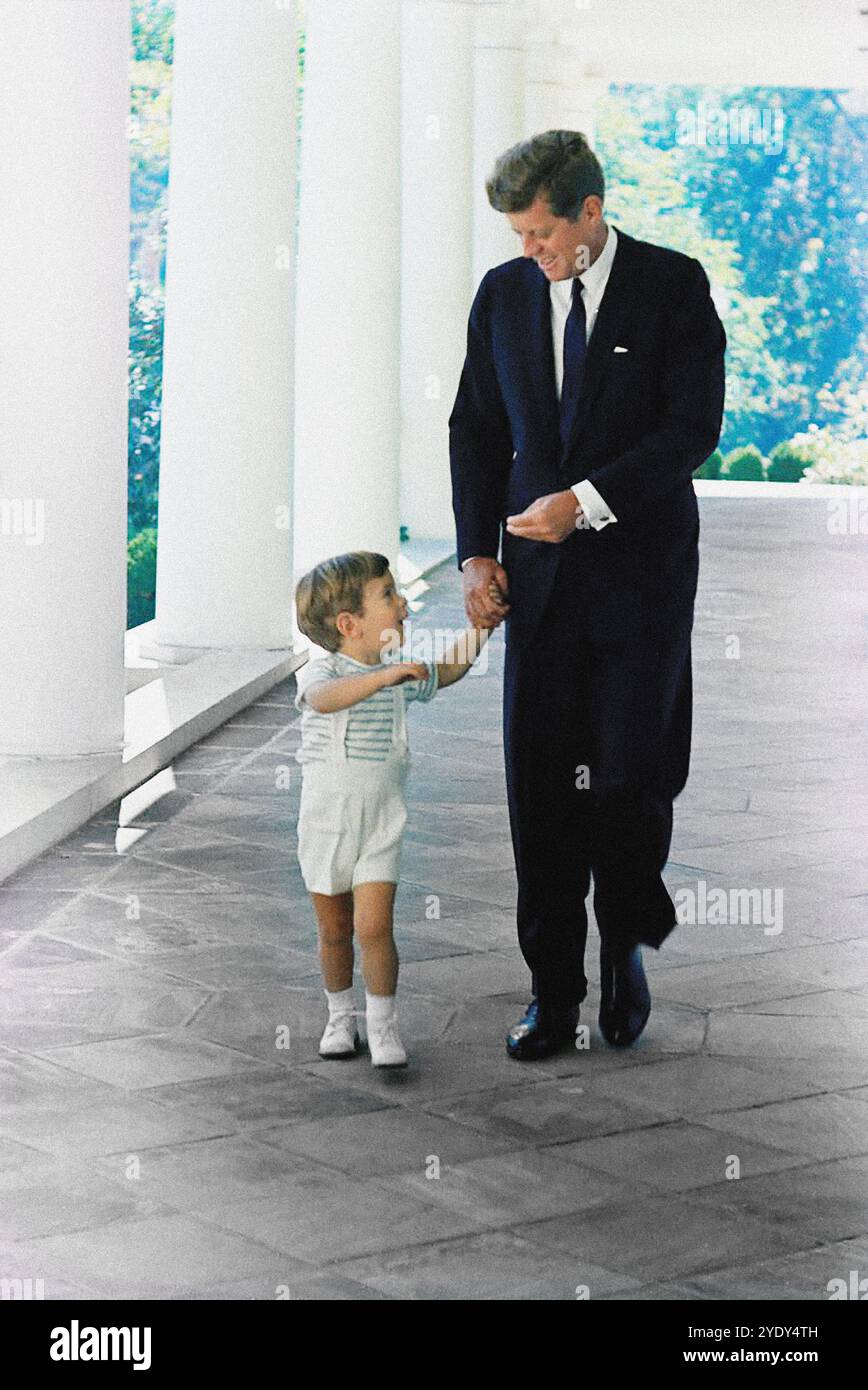 Jfk jr hi-res stock photography and images - Alamy