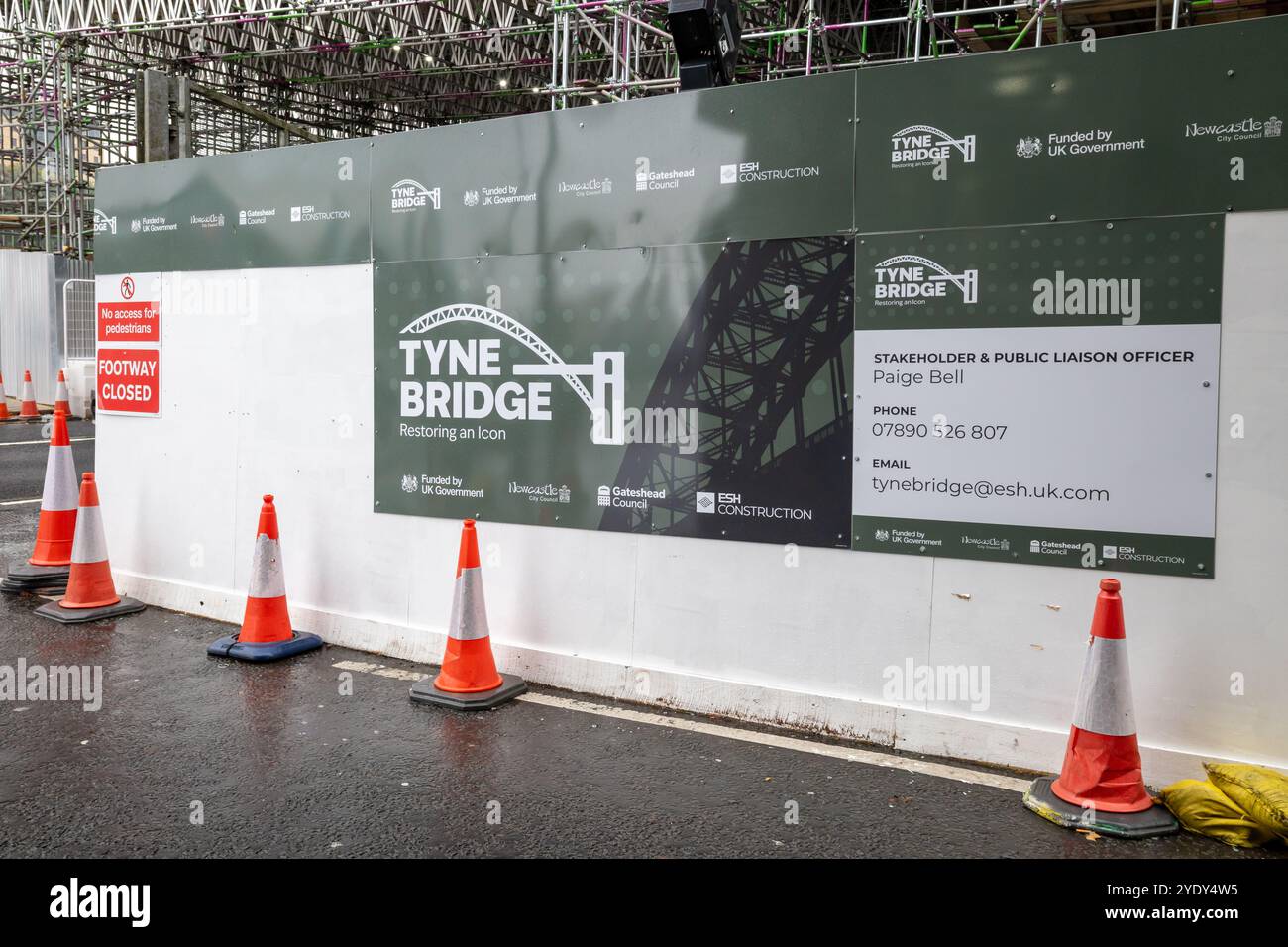 Repair work on the iconic Tyne Bridge in Newcastle upon Tyne, UK Stock ...