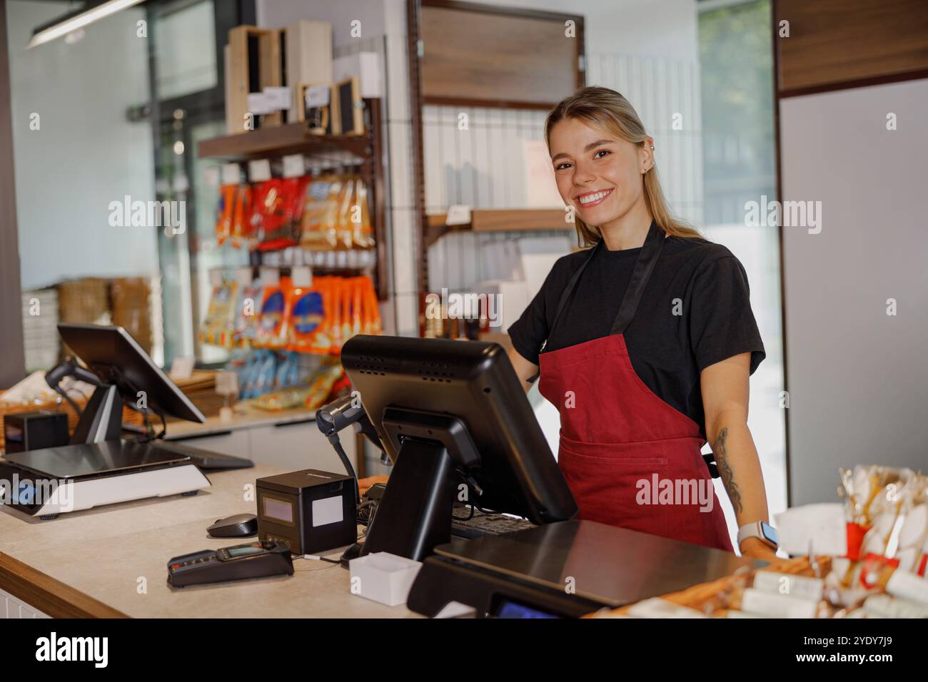 Smile at checkout hi-res stock photography and images - Alamy