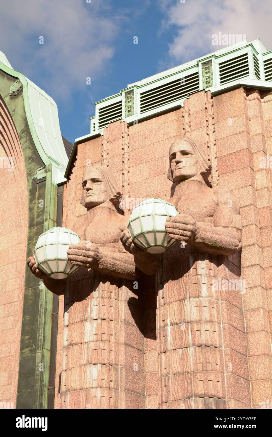 Helsinki Central Station (Helsingin päärautatieasema) main entrance in ...