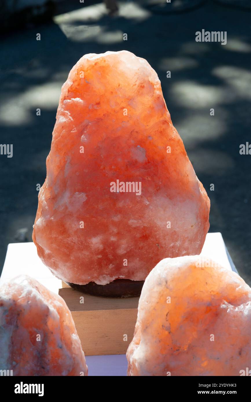 Himalayan Pink Salt Lamp Stock Photo - Alamy