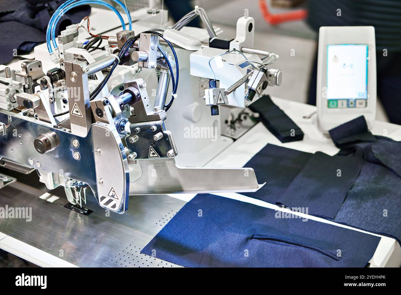 Lockstitch sewing machine hi-res stock photography and images - Alamy