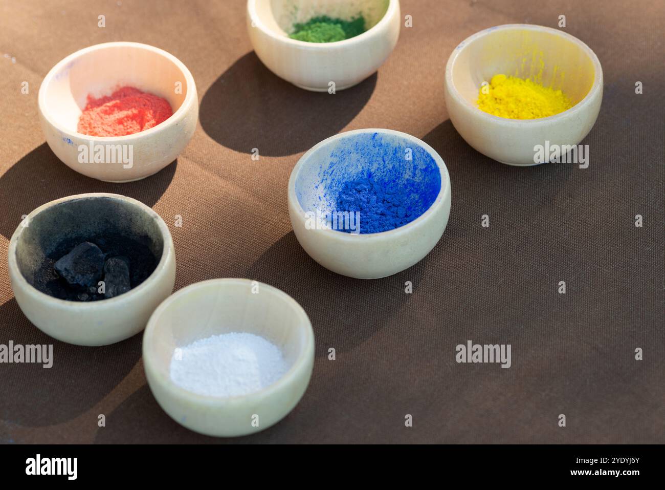Artist pigment hi-res stock photography and images - Alamy