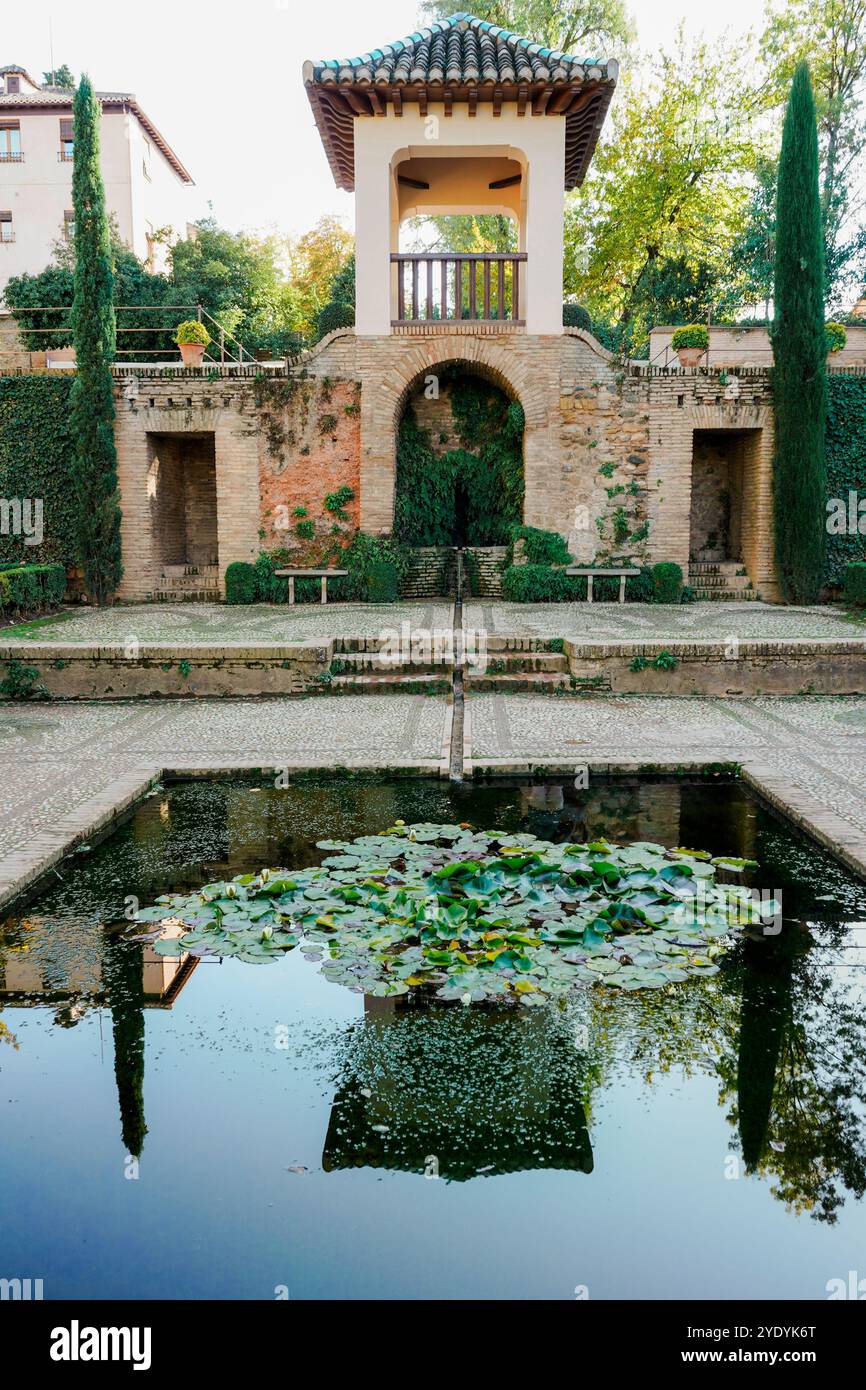 Reflection alhambra palace in hi-res stock photography and images - Alamy