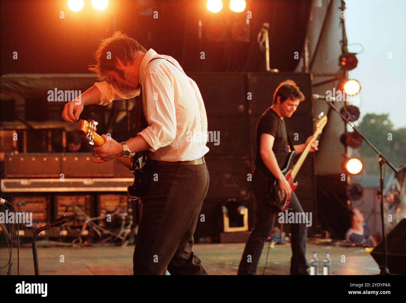 English 90s alternative brit pop band hi-res stock photography and ...