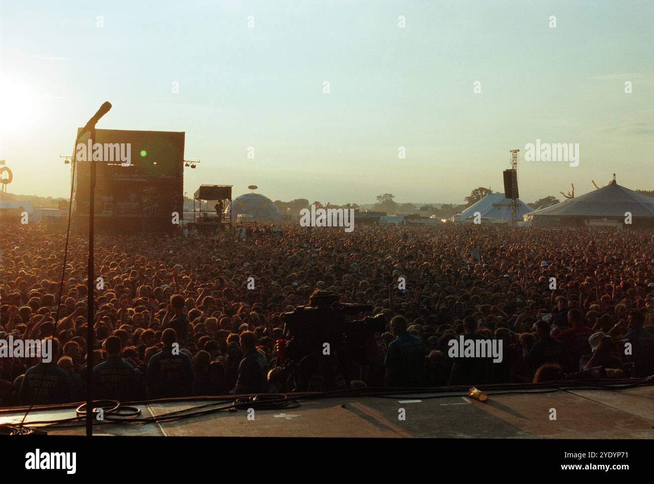 Gaz Coombes lead vocalist and guitarist of the alternative rock band ...