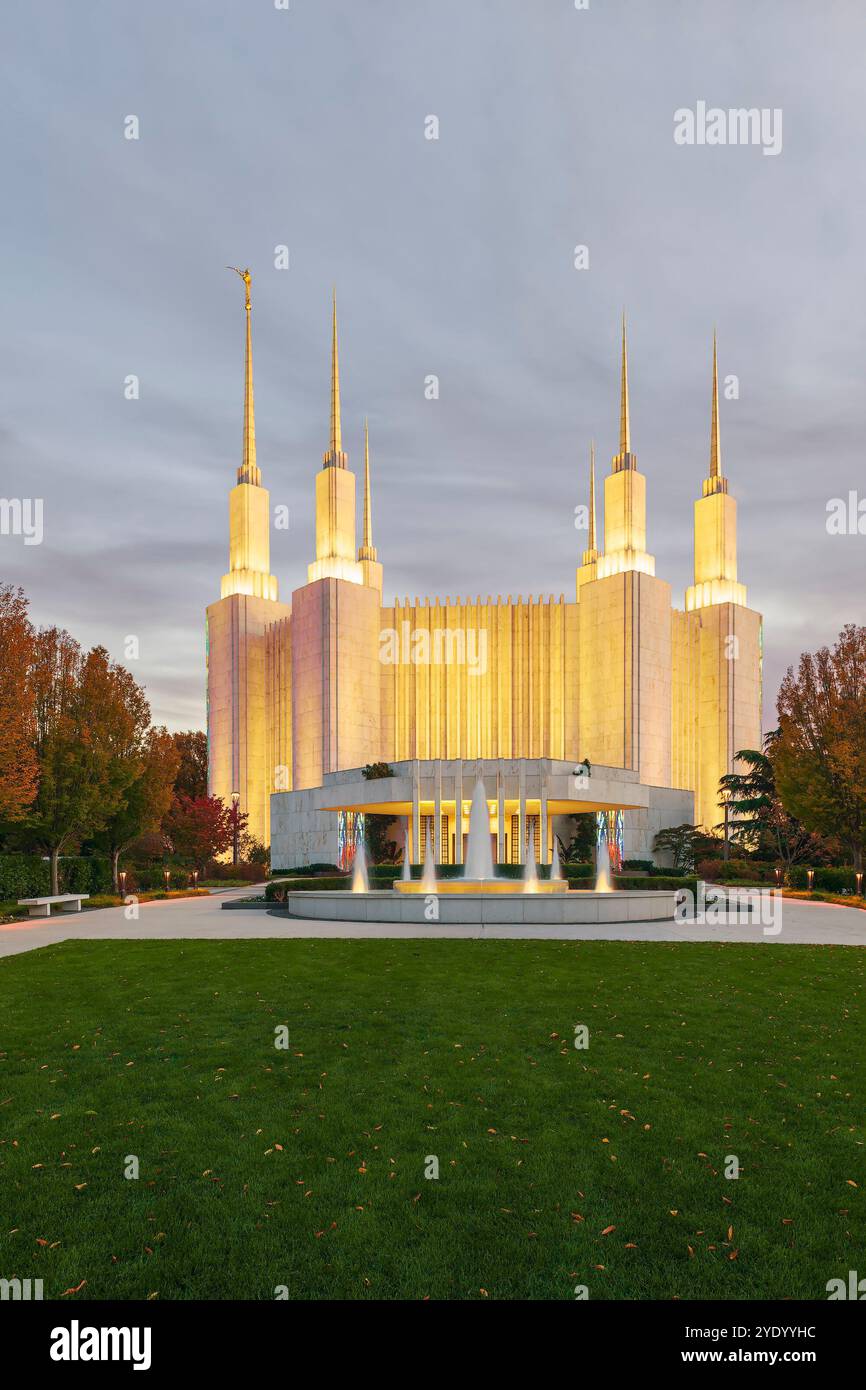 Washington mormon temple hi-res stock photography and images - Alamy