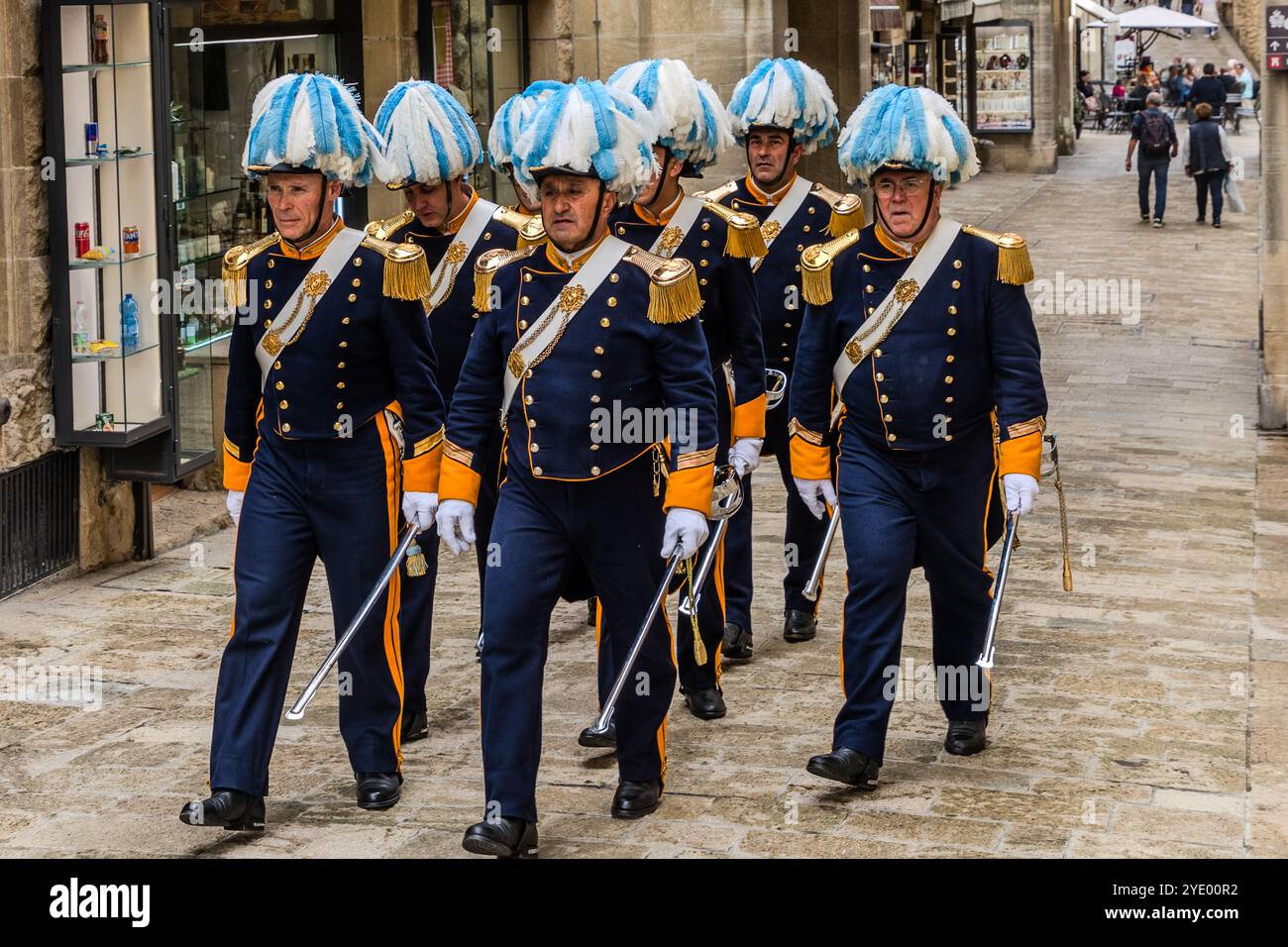 Traditional military headgear hi-res stock photography and images - Alamy