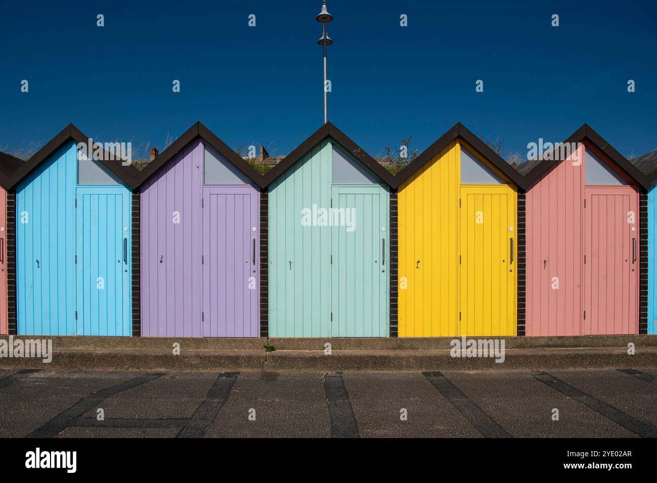 Beach huts lowestoft seafront hi-res stock photography and images - Alamy