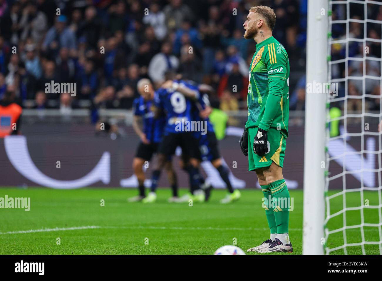 Michele Di Gregorio of Juventus FC reacts during Serie A 2024/25 ...