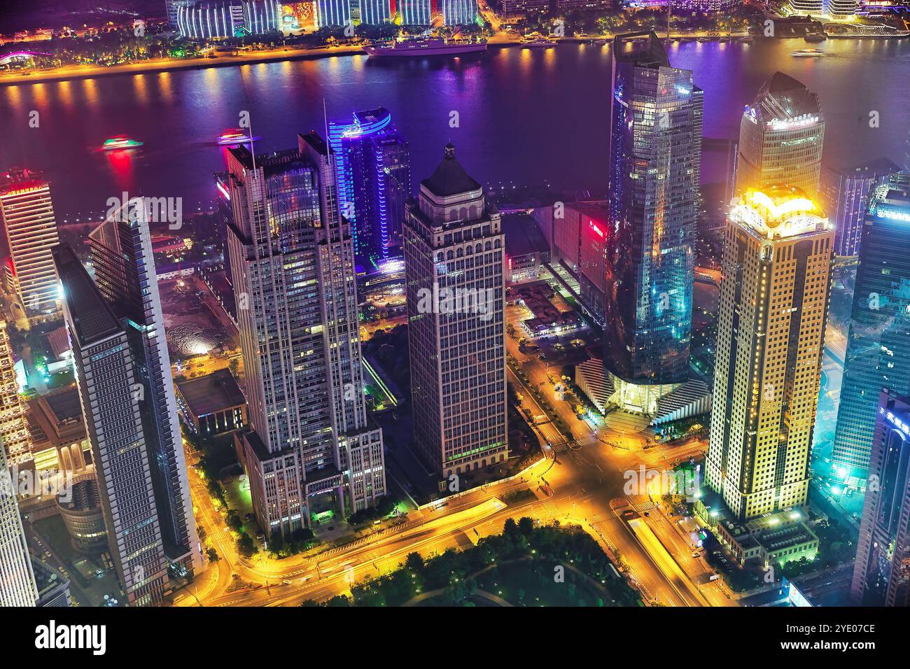 Shanghai bund nighttime hi-res stock photography and images - Alamy