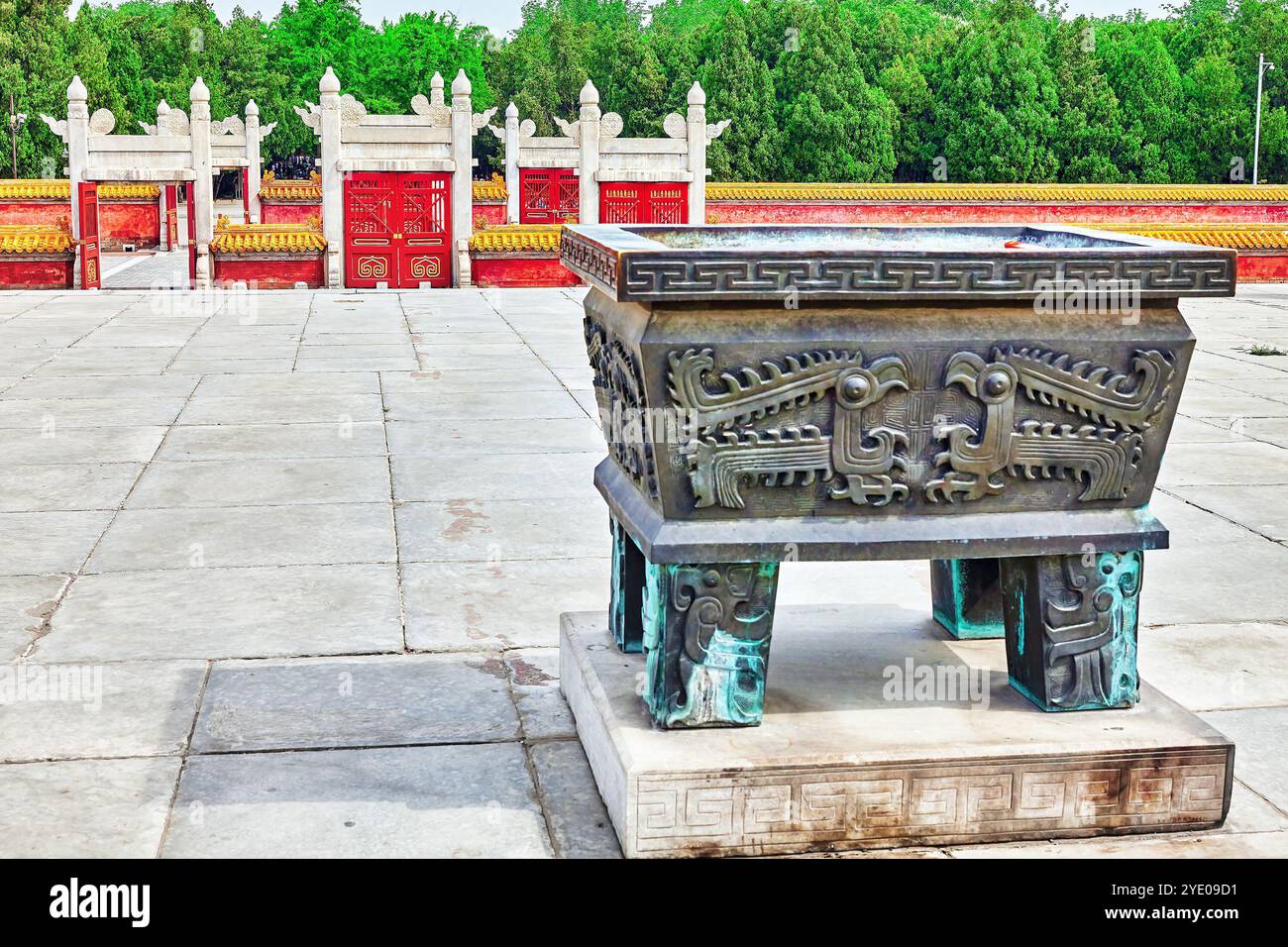 Altar in temple hi-res stock photography and images - Alamy
