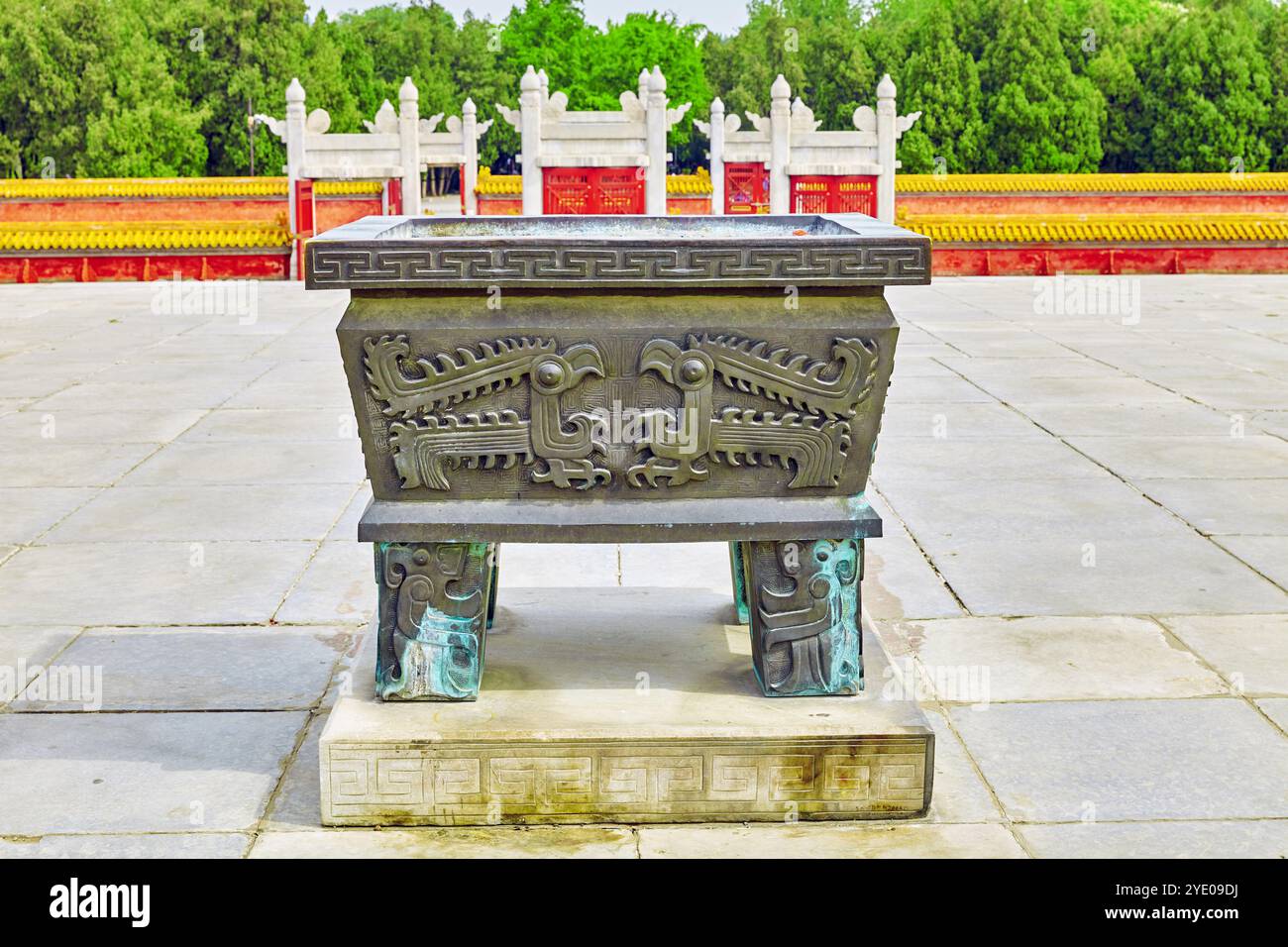 Altar in temple hi-res stock photography and images - Alamy