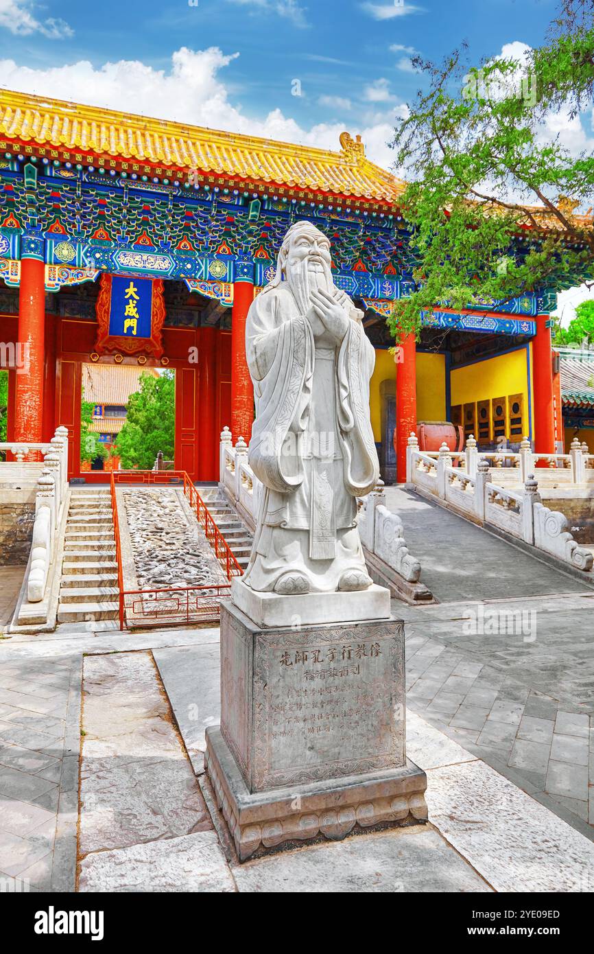 Statue of Confucius, the great Chinese philosopher in Temple of ...