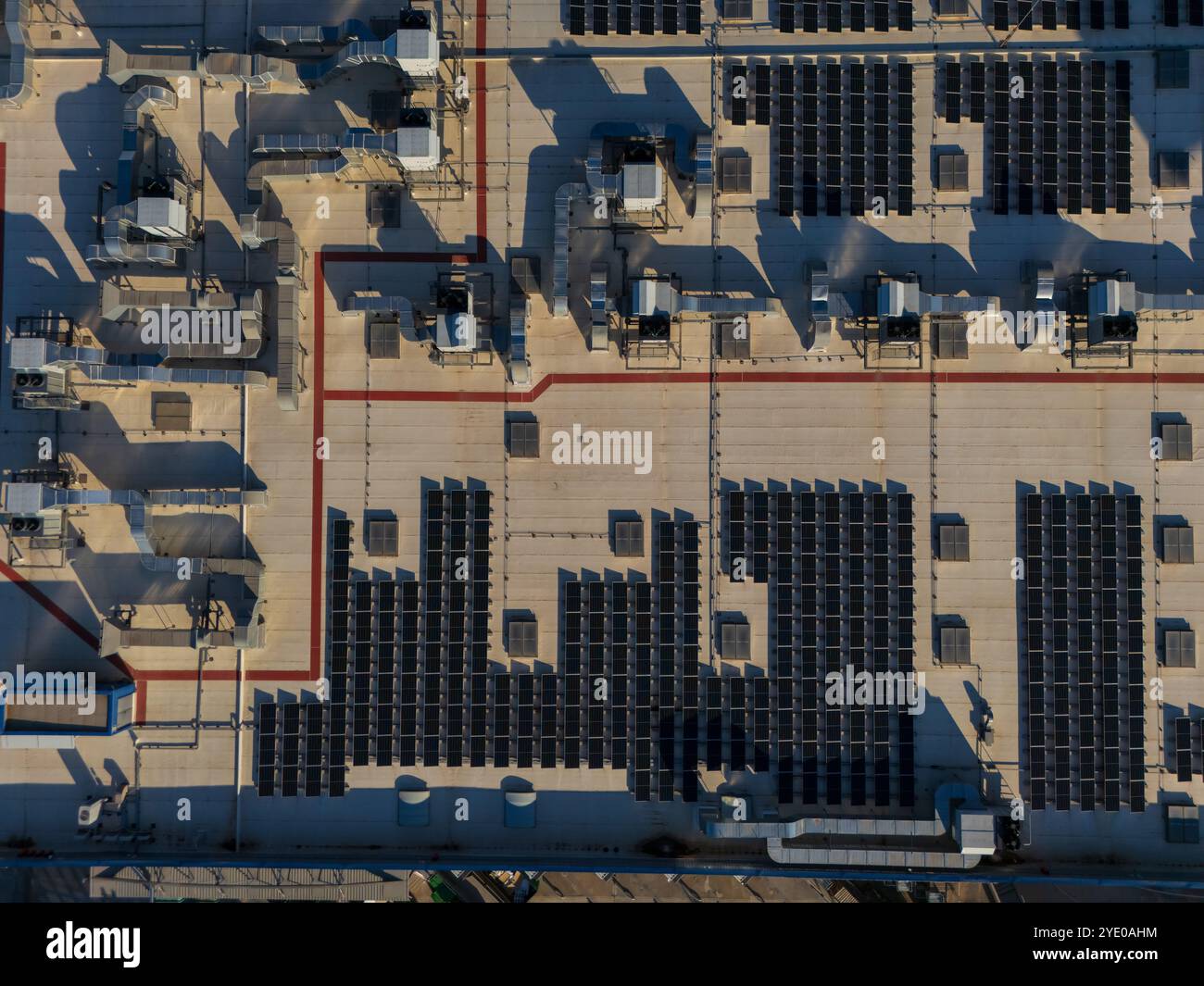 Solar powered store hi-res stock photography and images - Alamy