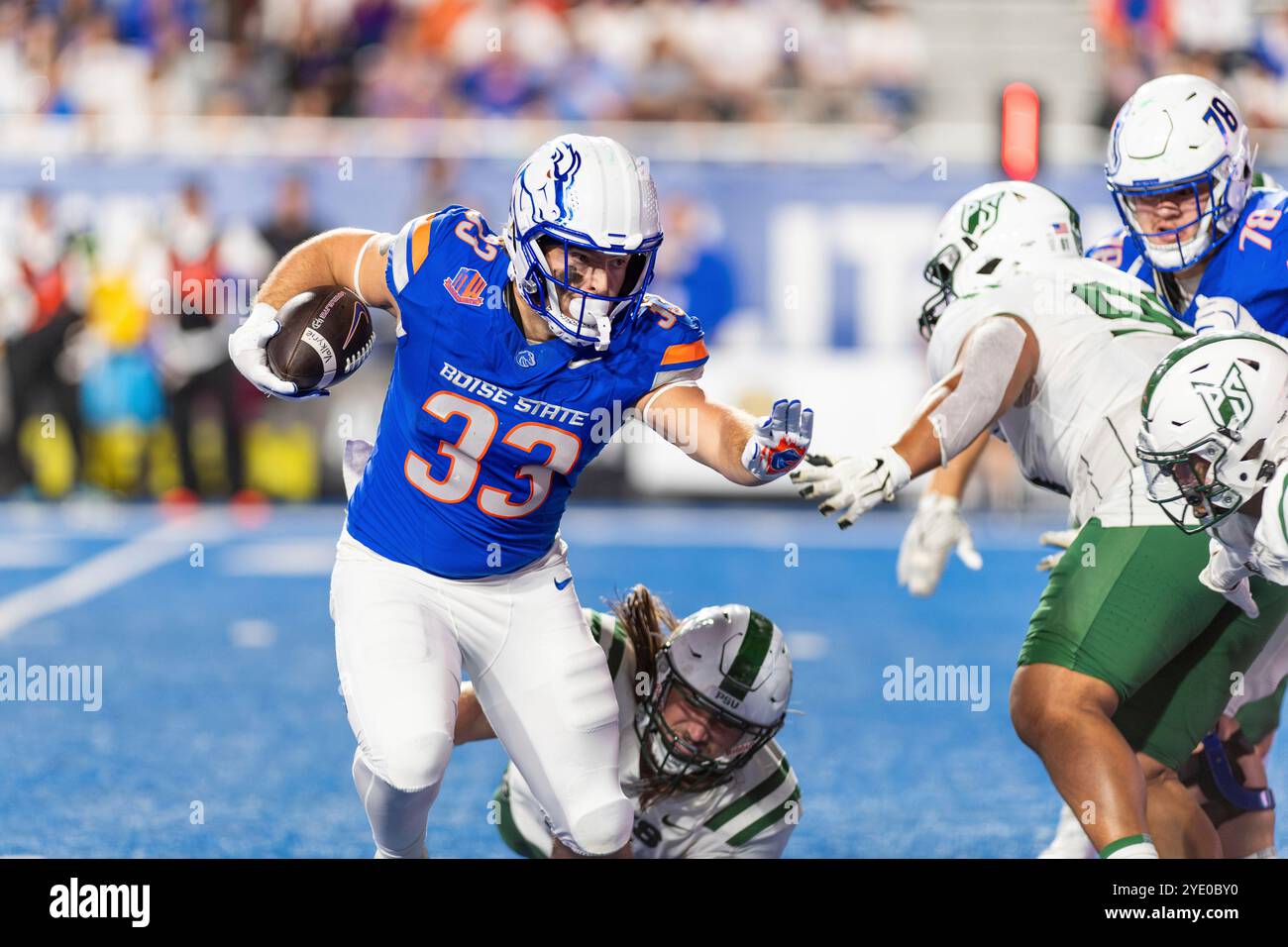 BOISE, ID - SEPTEMBER 21: Boise State Broncos fullback Tyler Crowe (33 ...