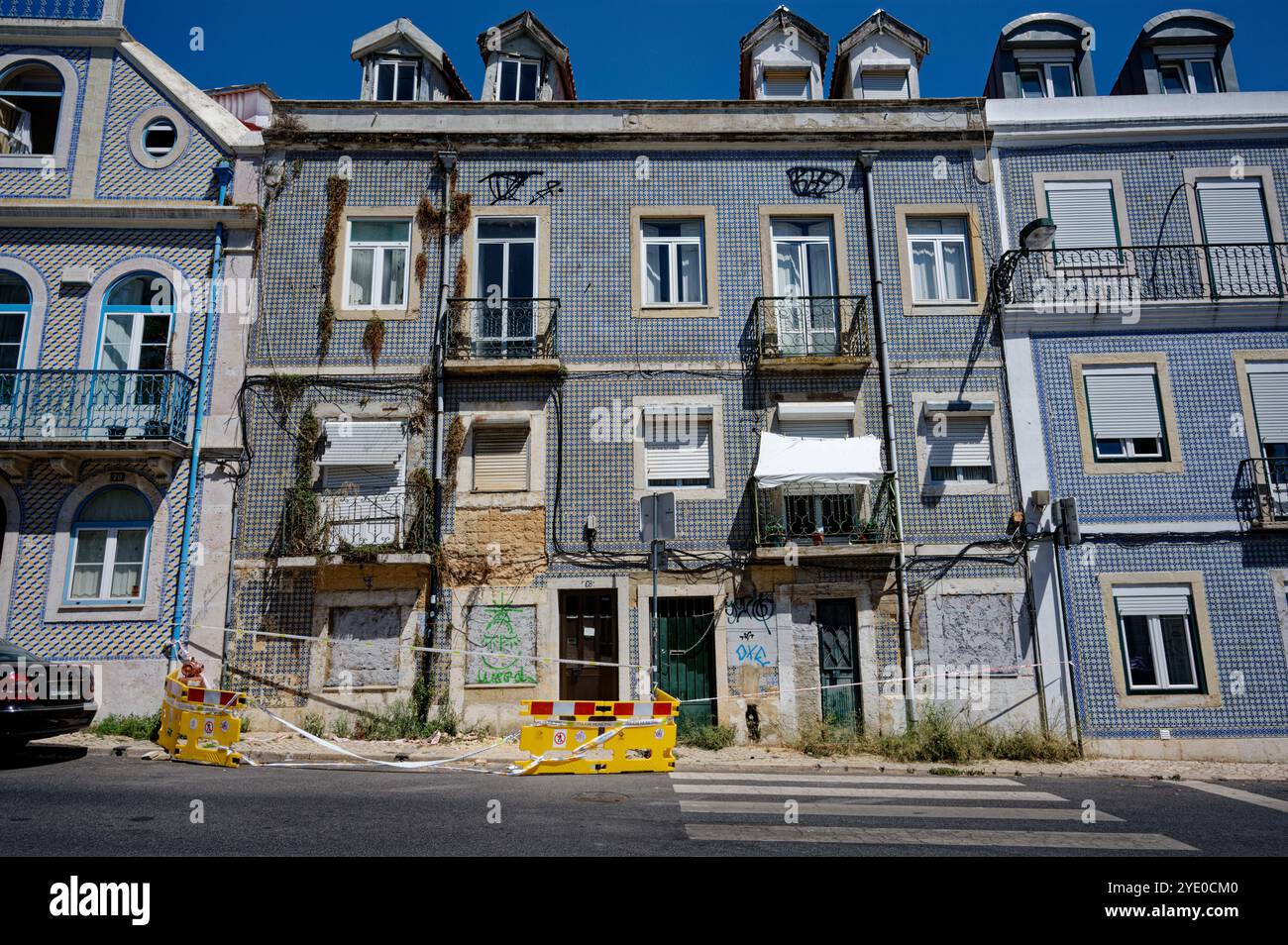 Condemned building in historic hi-res stock photography and images - Alamy