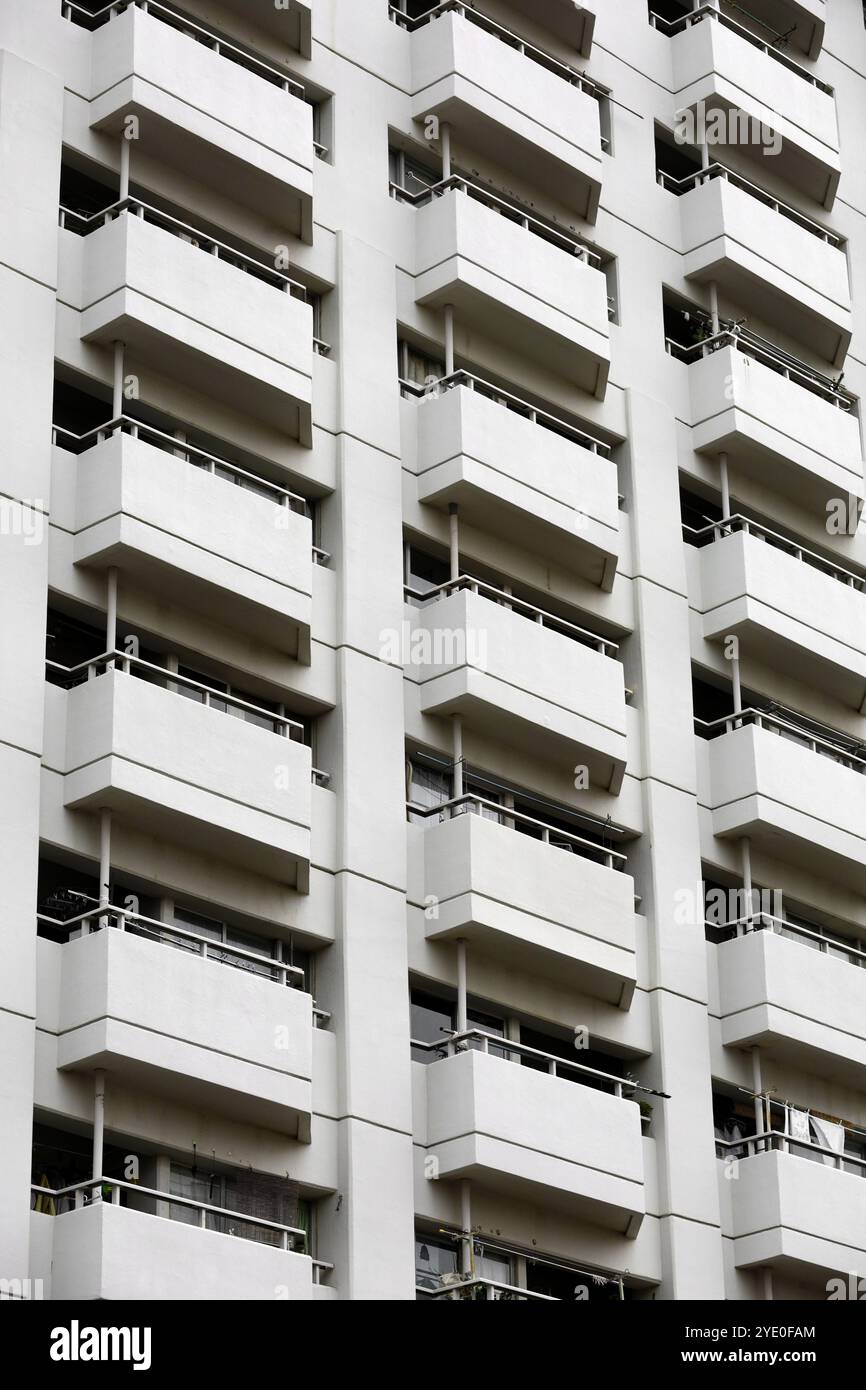 1970s high rise apartment building hi-res stock photography and images ...