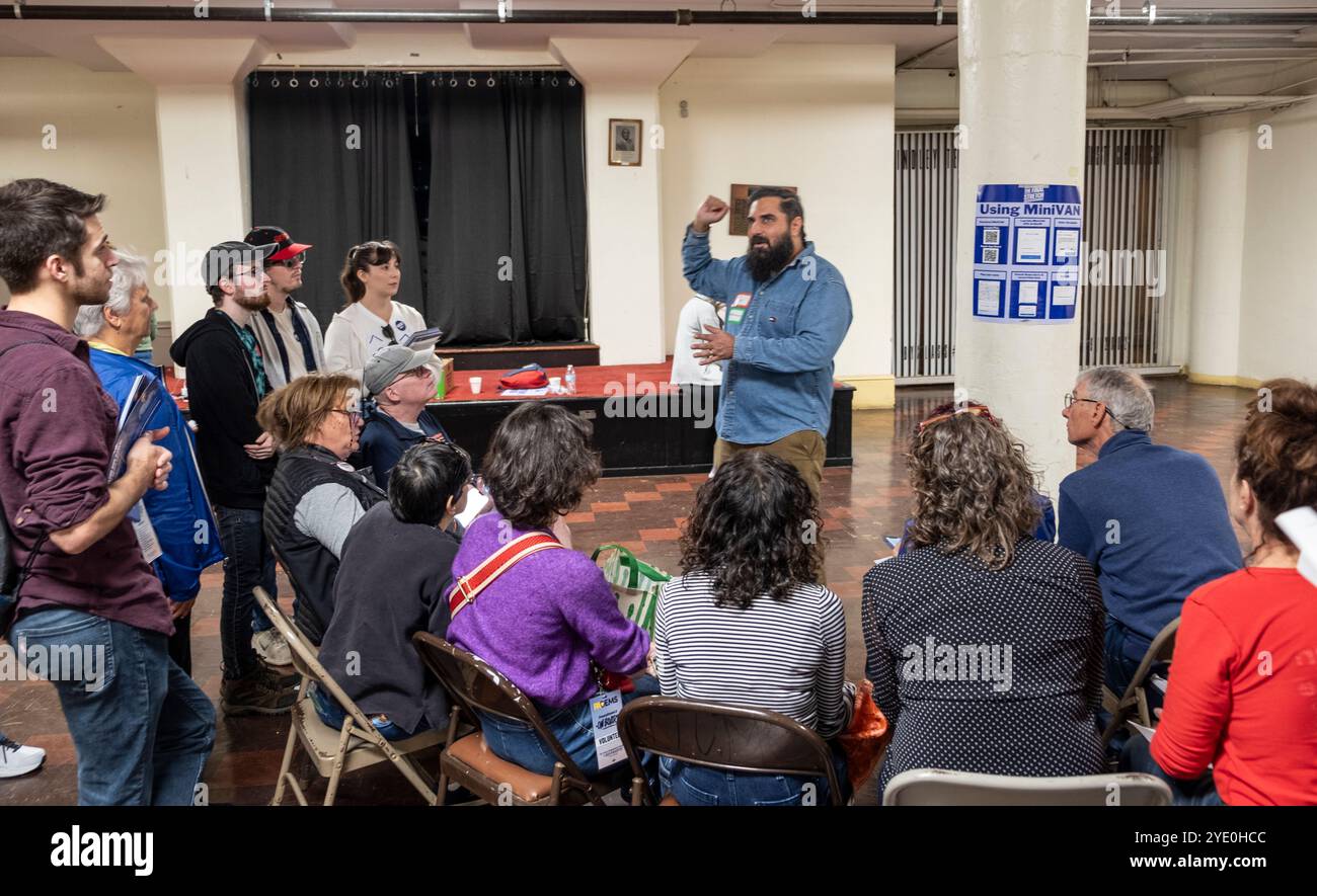 Training canvassing Volunteers for Harris-Waltz Presidential Campaign ...