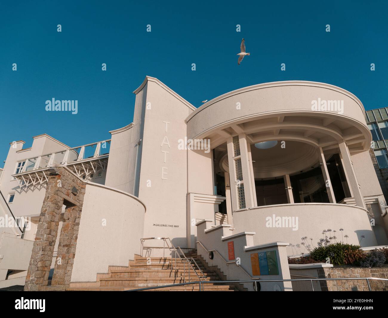 Tate St Ives, Art Gallery, Porthmeor Beach, St Ives, Cornwall, England ...