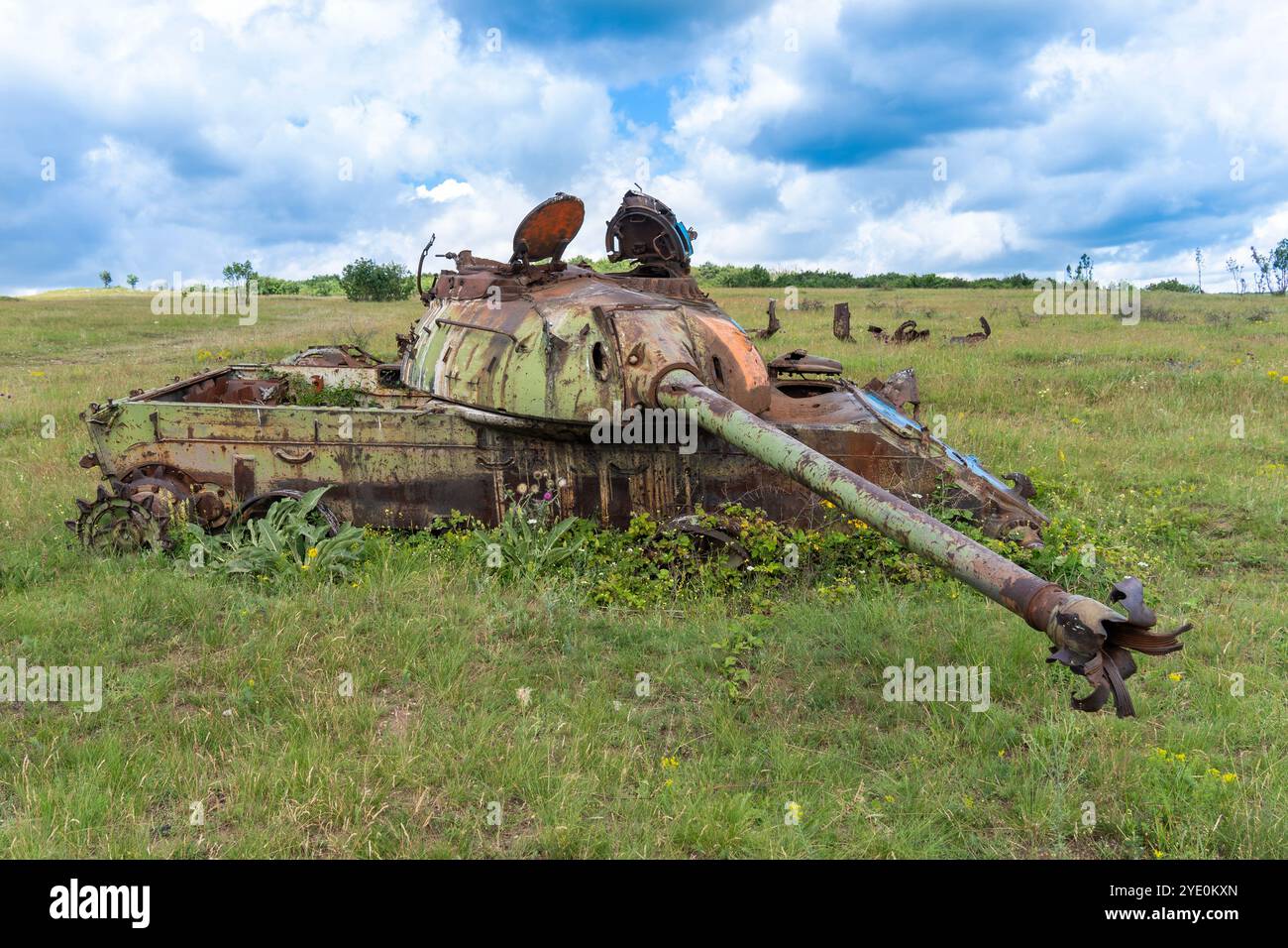 Old rusty army tank hi-res stock photography and images - Alamy