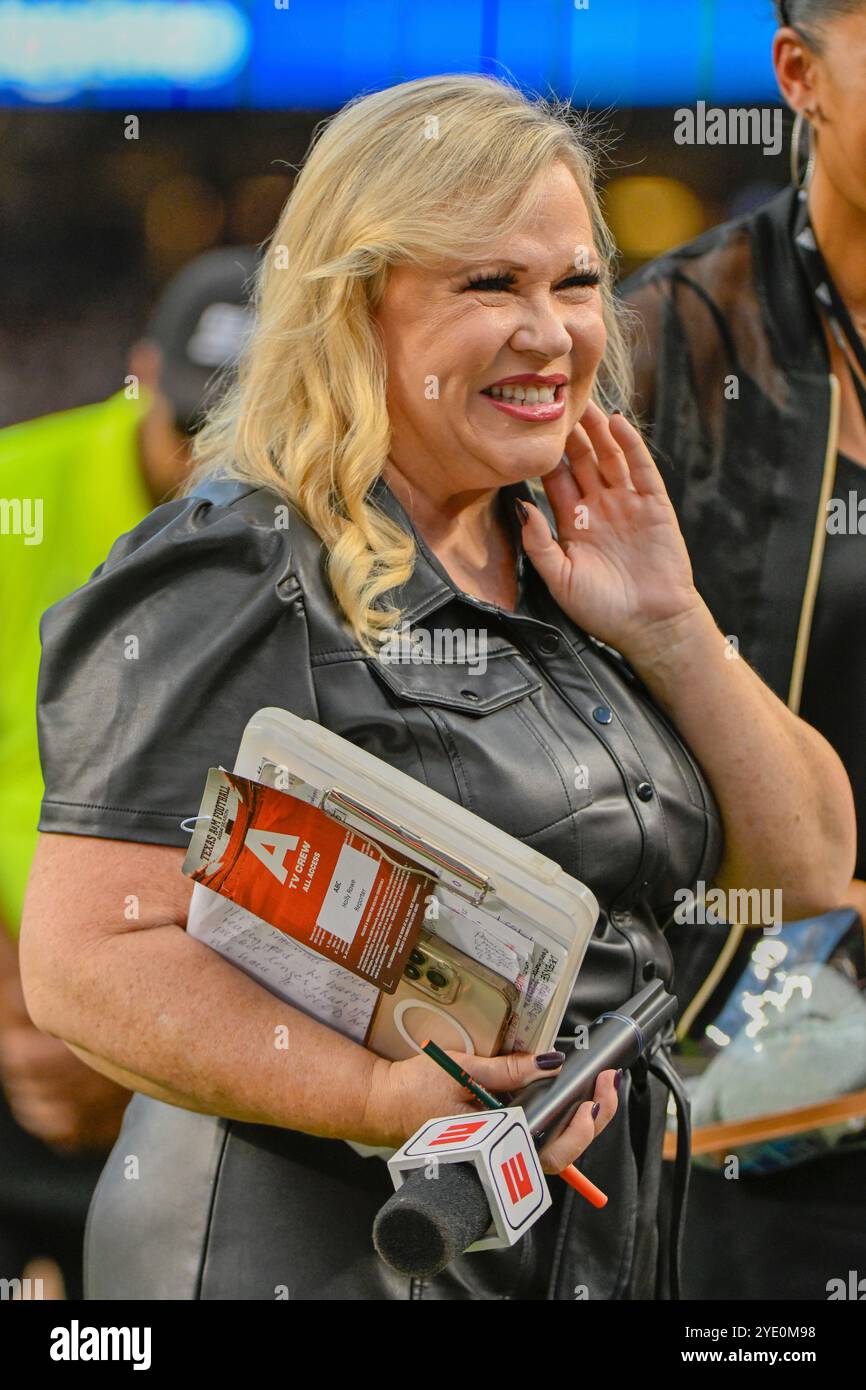 COLLEGE STATION, TX - OCTOBER 26: ESPN sideline reporter Holly Rowe ...