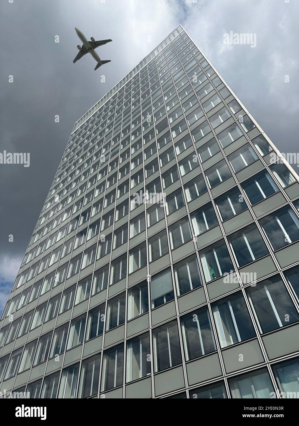 Low angle aerial view passenger hi-res stock photography and images - Alamy