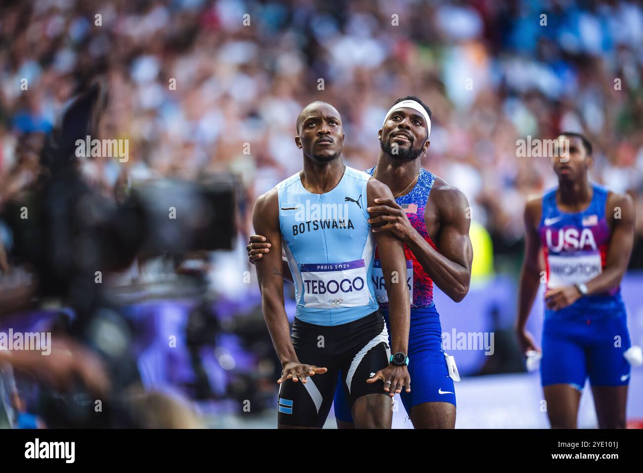 Letsile Tebogo winning in the 200 meters at the Paris 2024 Olympic ...