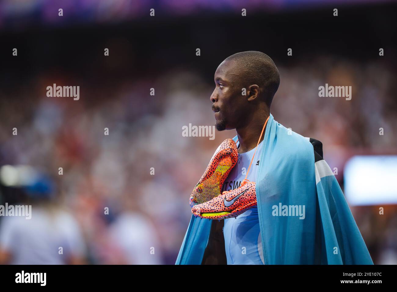 Letsile Tebogo winning in the 200 meters at the Paris 2024 Olympic ...