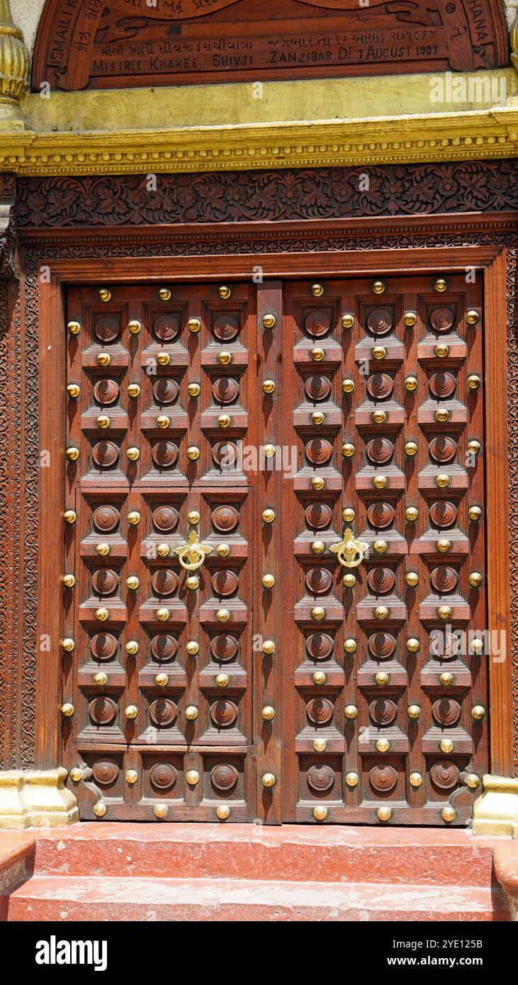 traditional wooden door in stonetown on zanzibar island Stock Photo - Alamy