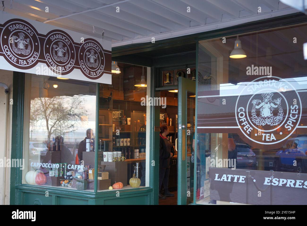 Shopfront and windows of the Starbucks coffee shop on Pike Place in ...