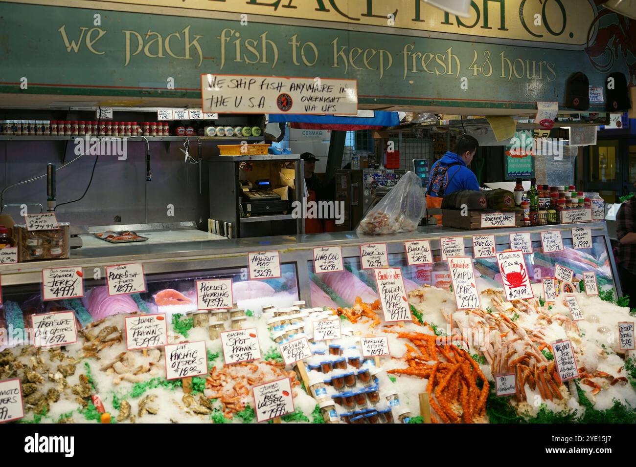 Fresh fish pike place hi-res stock photography and images - Alamy