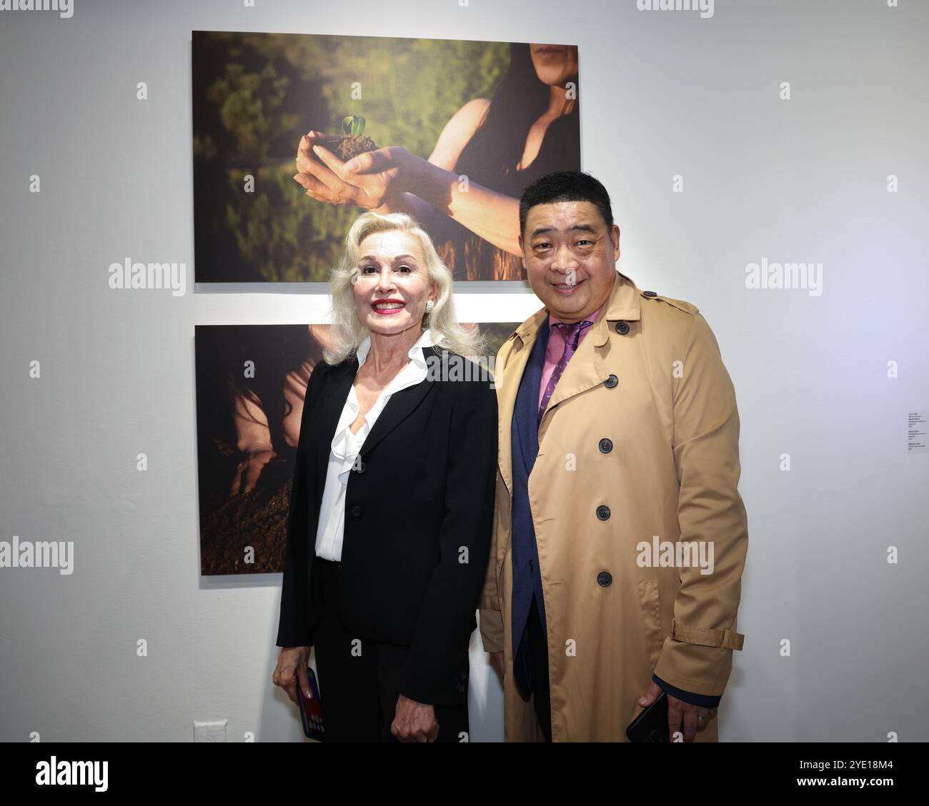 Manhattan Beach, California, USA. 25th October, 2024. Artist Julienne ...