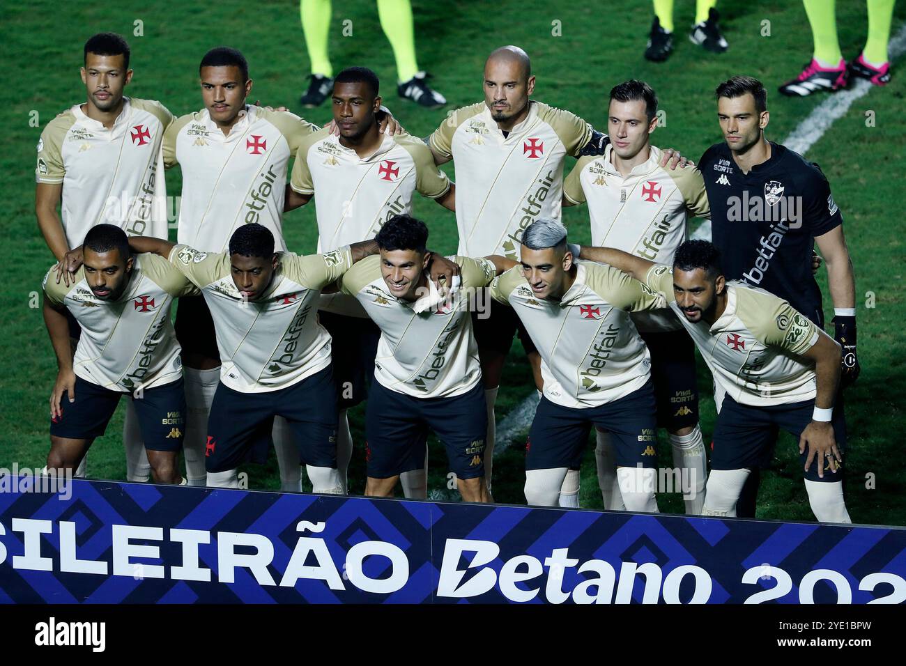 Rio de Janeiro, Brazil. 28th Oct, 2024. Players of Vasco da Gama poses ...