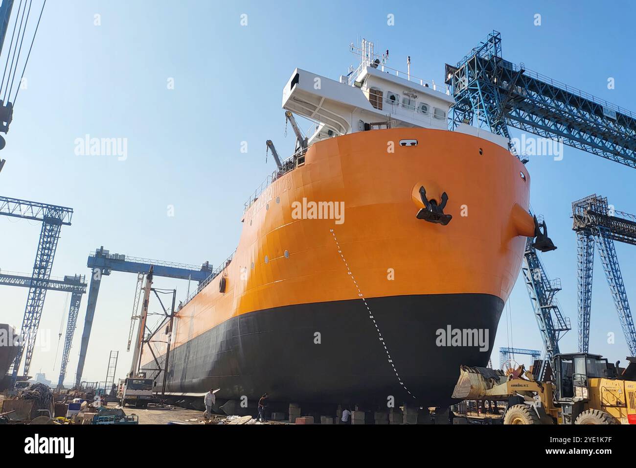 LIANYUNGANG, CHINA - OCTOBER 29, 2024 - Workers are producing ship ...
