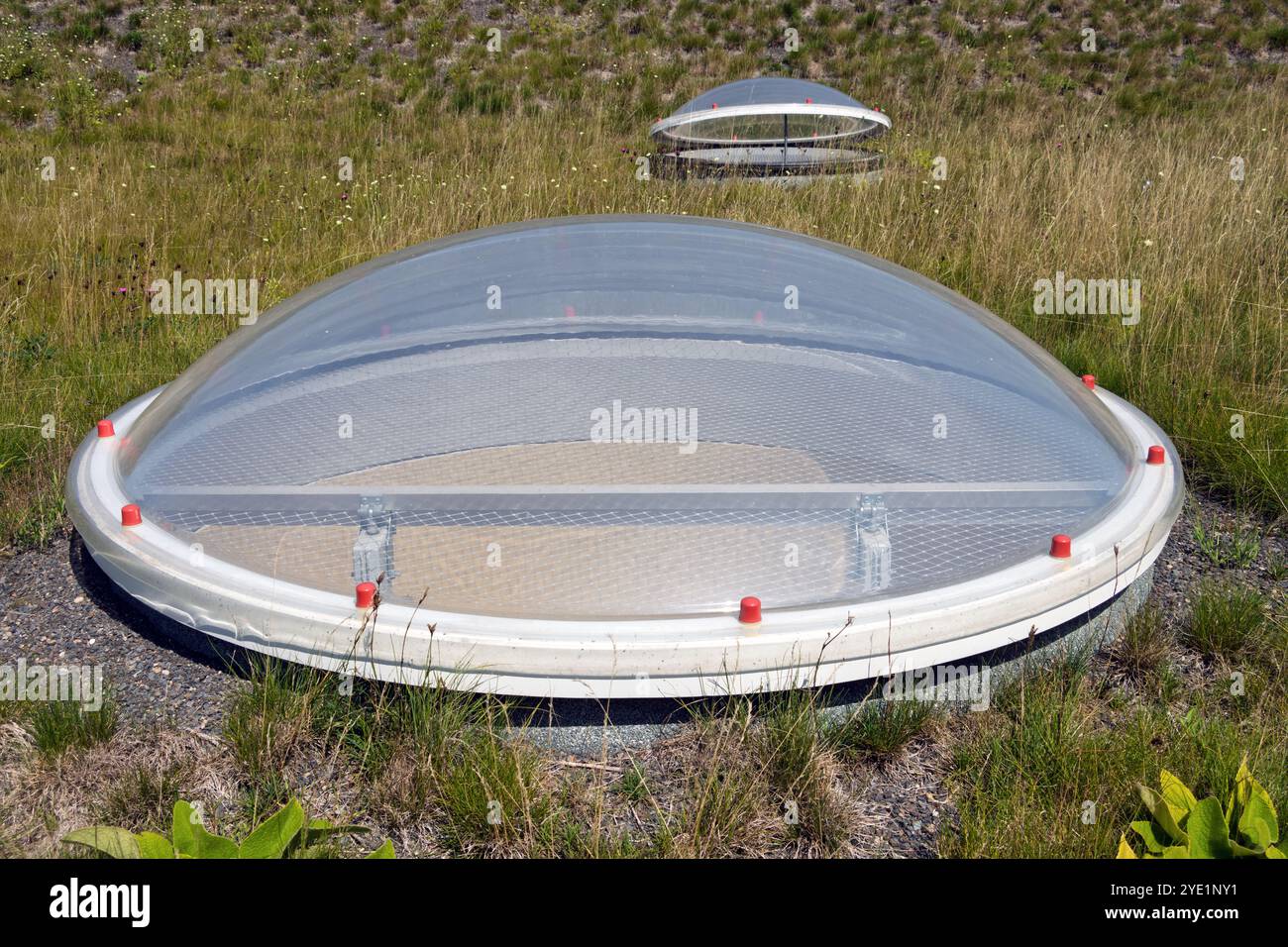 Ceiling underground industrial building hi-res stock photography and ...