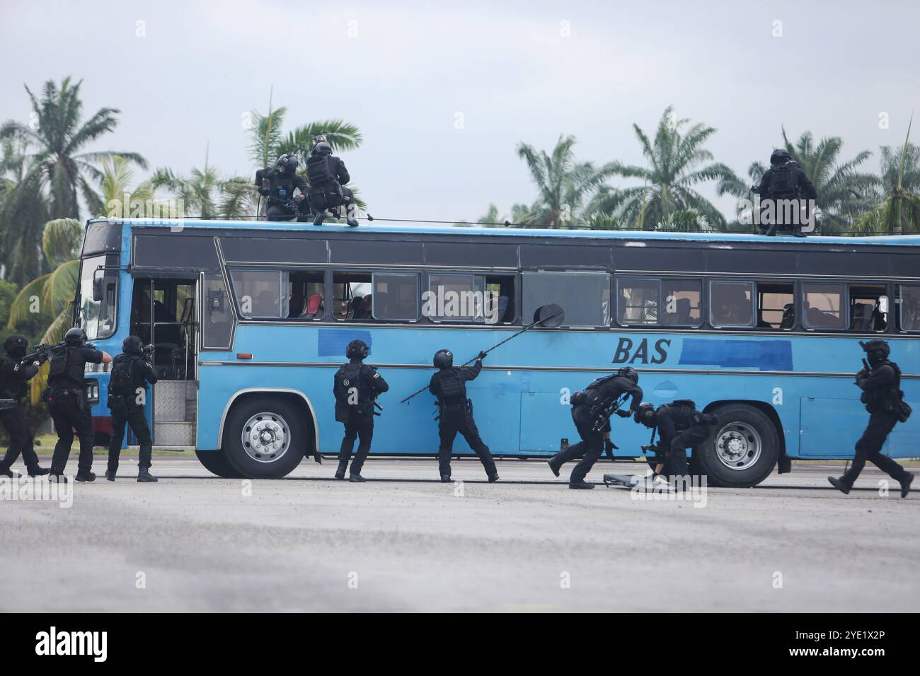 Selangor, Malaysia. 28th Oct, 2024. Members of the Royal Malaysian Air ...